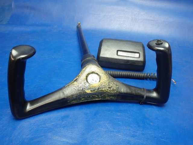 Cessna 0513261-19 Control Wheel-Co-Pilot(Used w/ Intercom) See Details