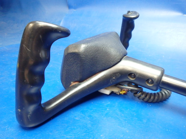 Cessna 0513261-20 Control Wheel-Pilot Only(Used w/ Mike Switch)