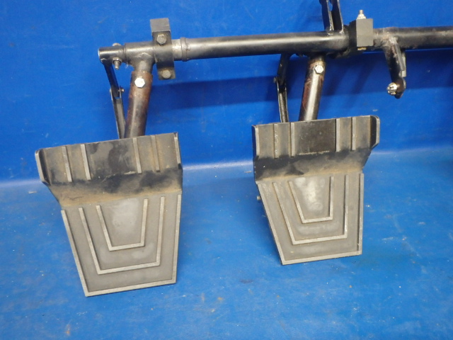 Cessna NPN DUAL BRAKE & RUDDER PEDAL BAR