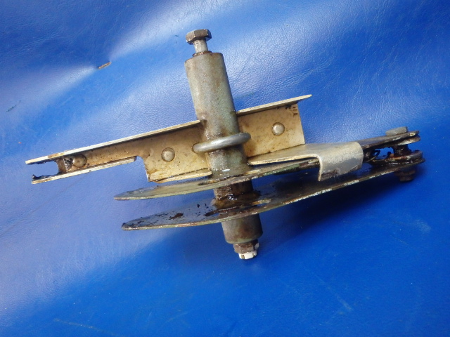 Cessna . Aileron Bellcrank-LH for use with AUTOPILOT