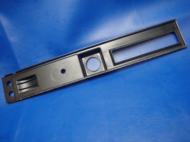 Piper NPN Instrument Panel Cover - Center RH(CRACKED)