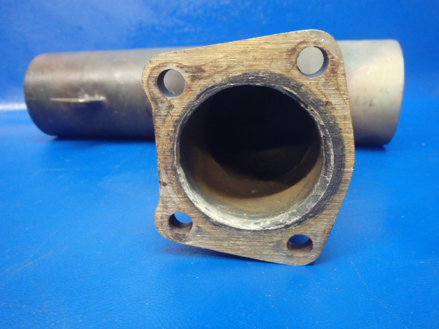 Cessna 0850600-98 Riser-RH Bank Center