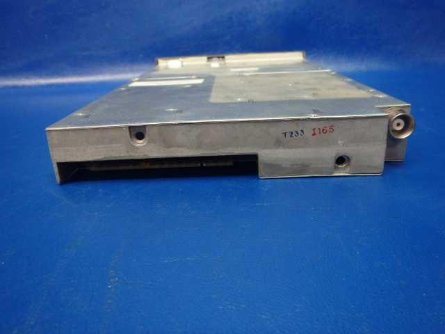 King 066-1088-00 KN-64 DME 14 to 28 volts (Face needs replacing-See Photos)