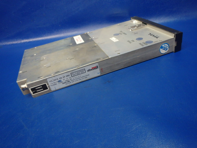 King 066-1088-00 KN-64 DME 14 to 28 volts (Face needs replacing-See Photos)