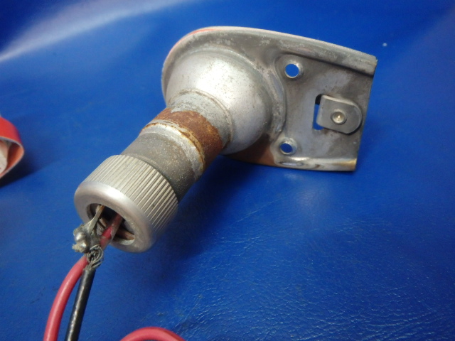 Cessna NPN Base - Wing Position Light w/ Strobe & Strobe Shield and ...