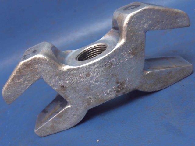 Hartzell B-2457-3 Fork-Two Blade(HC-M2YR-2CEUF Propeller)