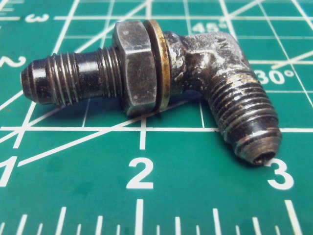 Cessna AN833-4 ELBOW - (AN833-4)