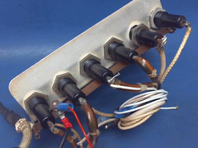 Cessna NPN Retainer-Fuse Holder