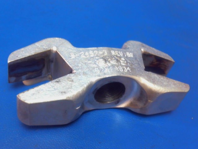 Hartzell B-2457-3 Fork-Two Blade(HC-C2YR-2CGUF Propeller)