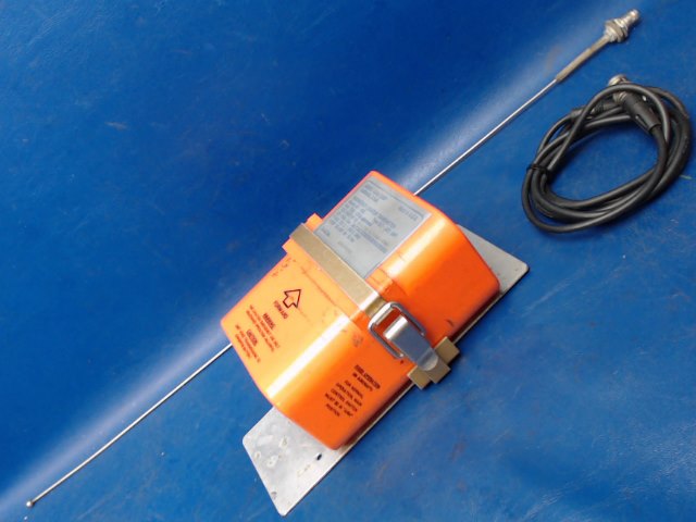 AMERI-KING AK-450 Emergency Locator transmitter ELT with Tray AK-450 (Cracked at screw holes)