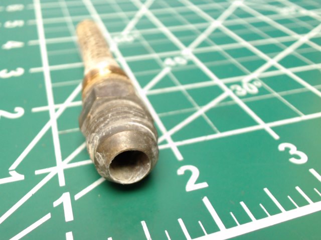 Cessna 0422130 Strainer - Fuel Tank