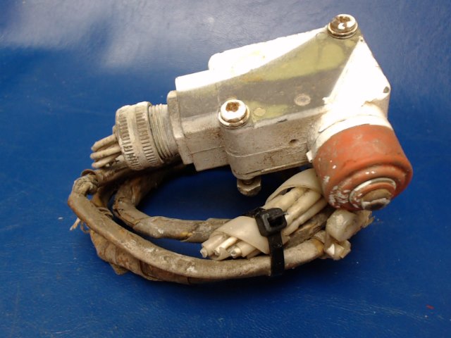 Cessna 2VB1 MICRO SWITCH-NOSE GEAR DOWN