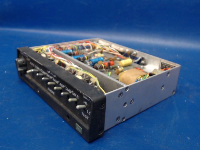 King 066-1024-03 KMA-20 MARKER BEACON RECEIVER & ISOLATION AMPLIFIER