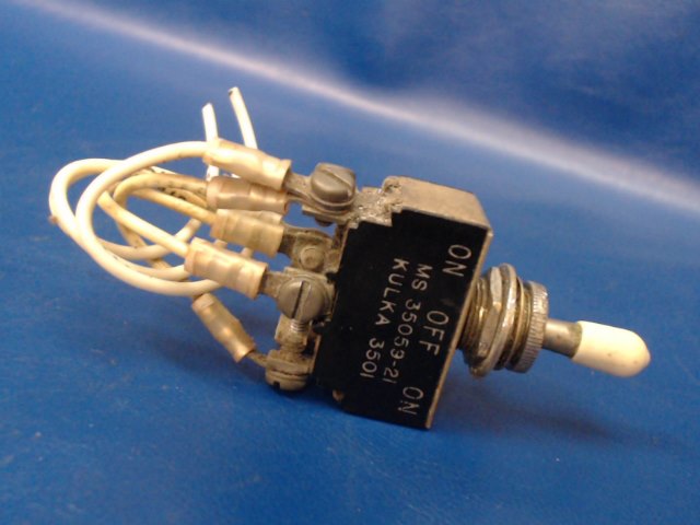 Piper MS35059-21 Switch-Toggle(Heater Fan)