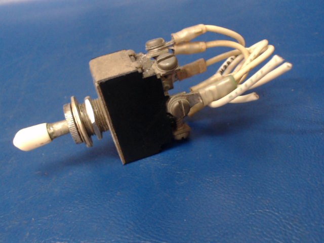 Piper MS35059-21 Switch-Toggle(Heater Fan)