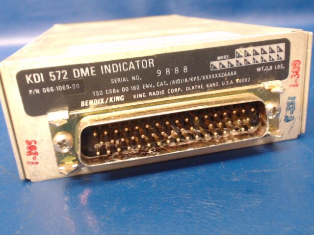 Bendix King 066-1069-00 DME Indicator KDI 572