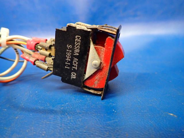 Cessna S-1994-1-1 MASTER Switch - Split Switch