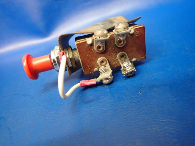 Cessna 0713026-5 Switch-Master (Push Pull)