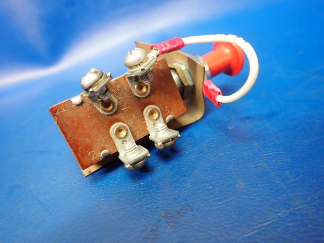 Cessna 0713026-5 Switch-Master (Push Pull)