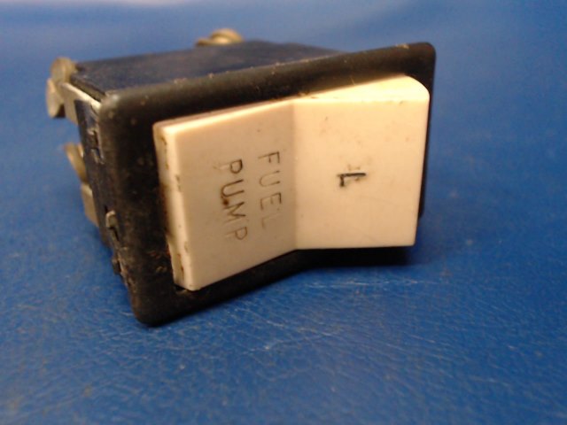 Piper 32370-07 Switch - Fuel Pump LH Illuminated (14V)