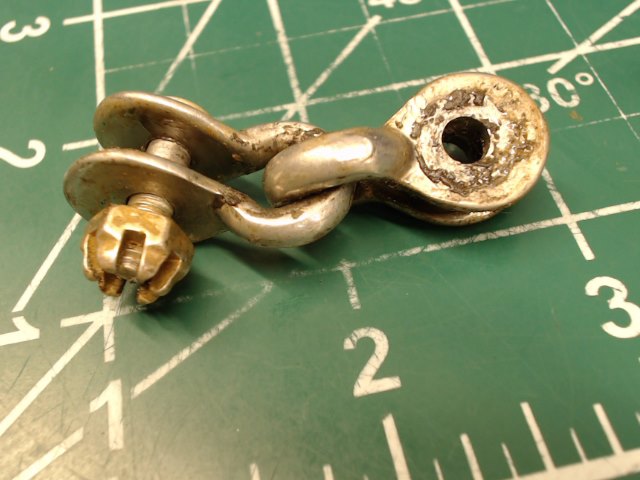 Cessna AN115-21 Shackle (Two Piece)