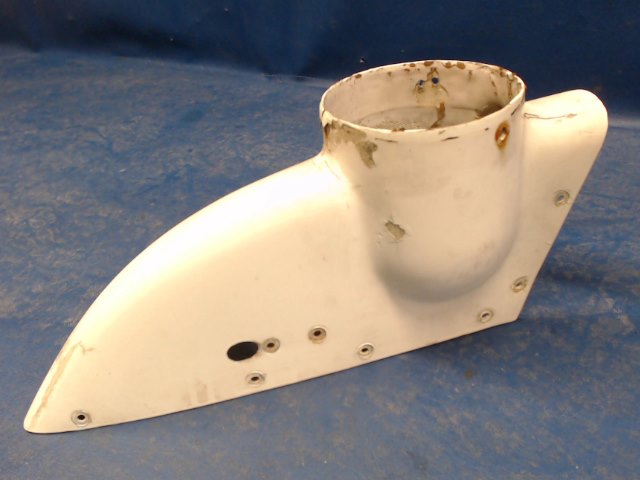 Cessna 0531007-3-791 TIP-ROTATING BEACON (Fiberglass) See details.