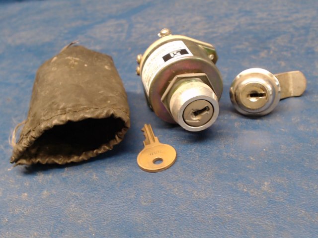 Bendix C292501-0107 MAGNETO SWITCH-IGNITION L/R/BOTH/START & DOOR LOCK ...