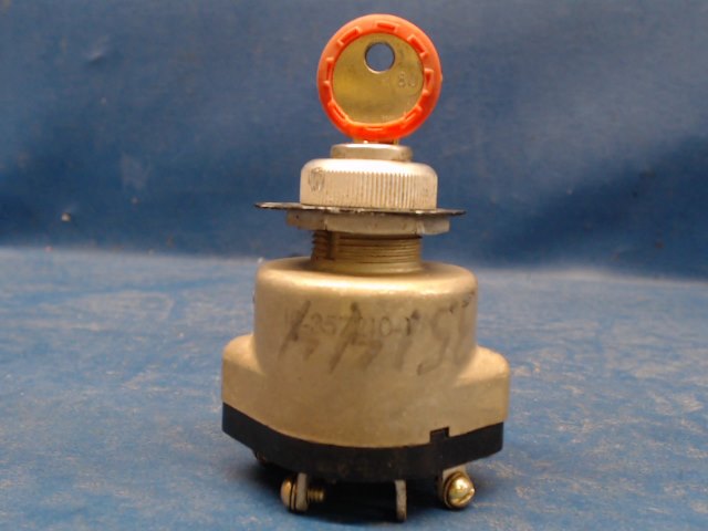 Bendix 10-357210-1 MAGNETO SWITCH-IGNITION L/R/BOTH/START w/PLACARD & 1 Key