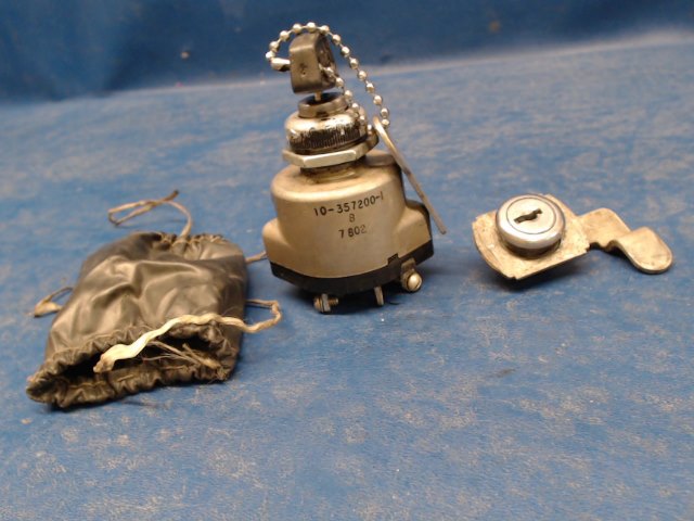 TCM (BENDIX) 10-357200-1B MAGNETO SWITCH-IGNITION L/R/BOTH/START w/Door ...