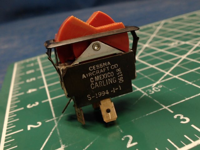 Cessna S-1994-1-1 MASTER Switch - Split Switch