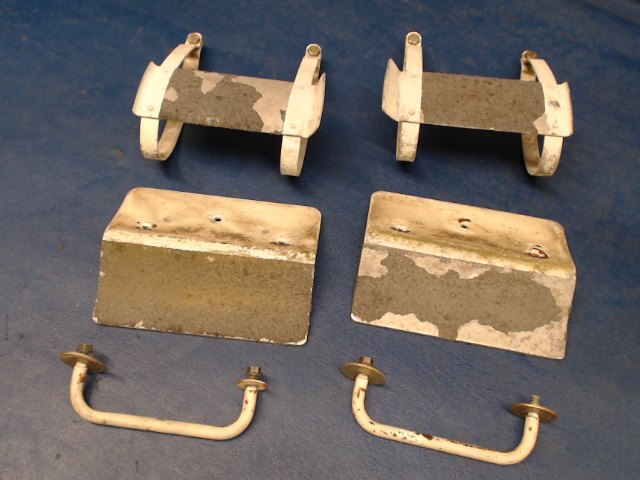 Cessna 0500276-1 REFUELING STRUT STEPS W/ HANDLES