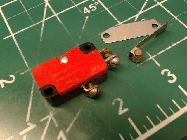 Micro Switch MS25253-4 Switch and Actuator - Landing Gear Up Warning