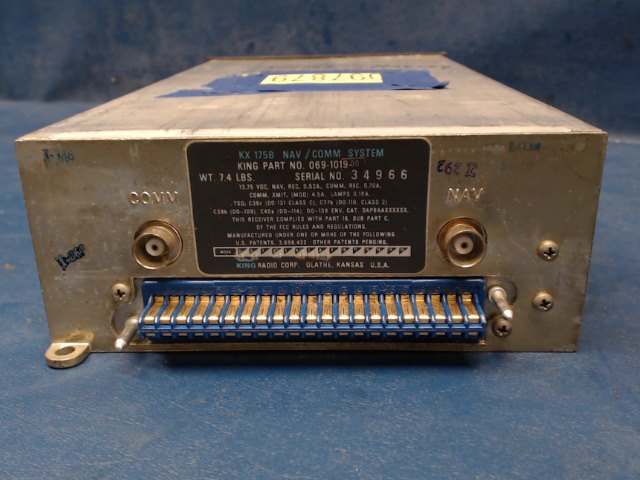 King 069-1019-00 KX175B NAV/COM 13.75 volts (Knobs cracked - See photos)