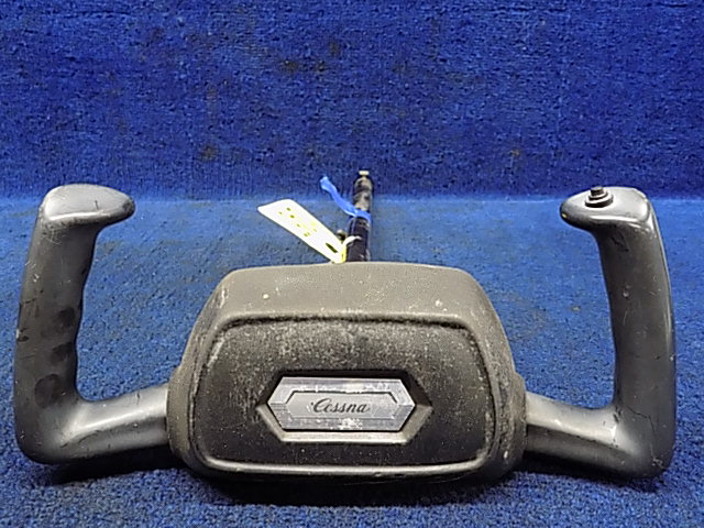 Cessna NPN Control Wheel - RH Co-Pilot 3/4 Tube Drilled for Mike Switch