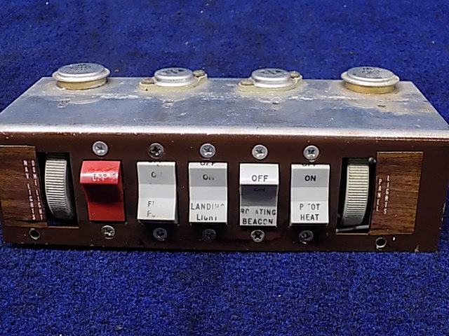 Piper NPN Panel - Switch