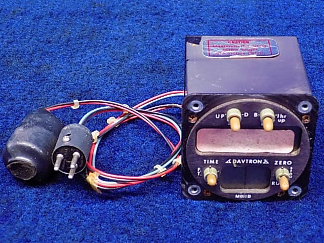 Davtron 811B-1 DAVTRON DIGITAL CLOCK