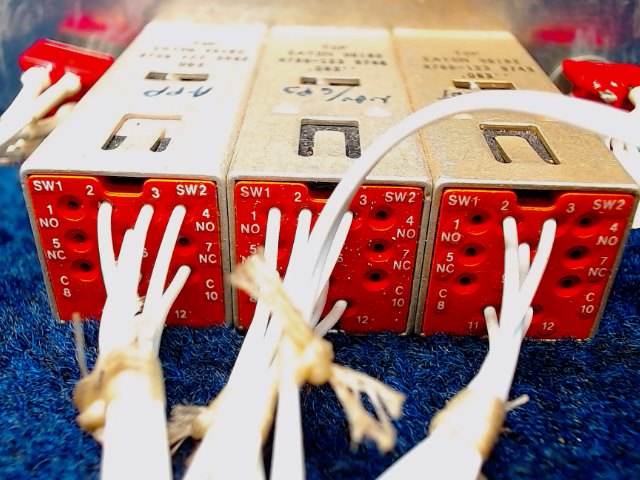 Eaton 4766-123 EATON ANNUNCIATOR-GPS APR Indicator Light Set