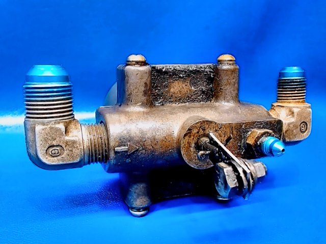 Cessna 0756005-8 STRAINER ASSEMBLY-FUEL