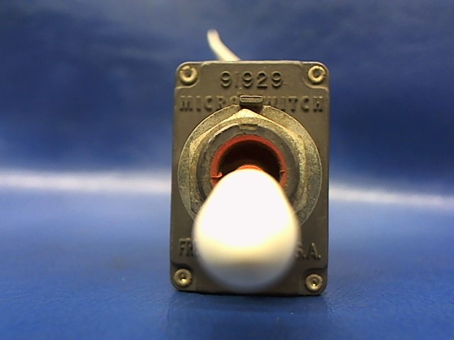 Micro Switch MS24524-23 SWITCH - RH ALTERNATOR MASTER ON