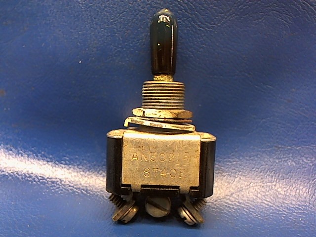 Piper 588 109 SWITCH - (MS35058-21) (3 position)