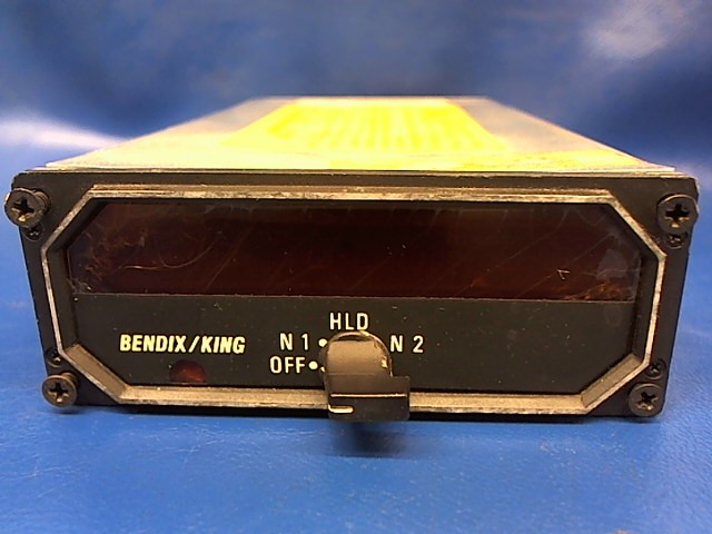 Bendix King 066-1069-00 DME Indicator KDI 572 (Cracked lens - See photos)
