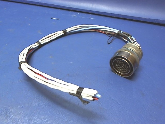 GLENAIR INC. M83723-75R1831N 7806 MATRIX CONNECTOR PLUG (31 PIN)