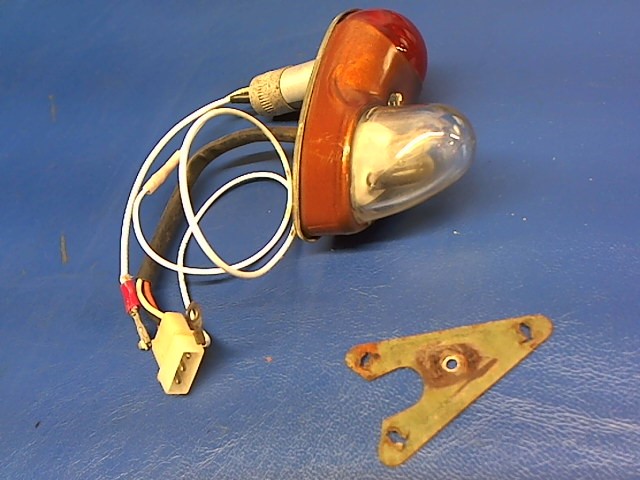 Piper 761 191 NAVIGATION AND STROBE LIGHT ASSEMBLY - Red