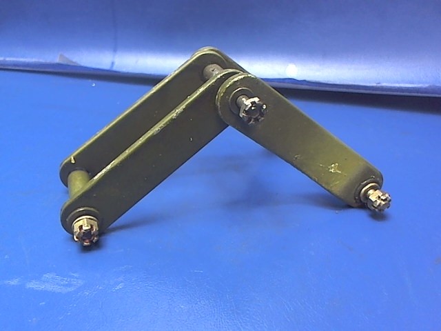 Cessna 0862101-7 LINK ASSEMBLY - OUTBD FLAP INBD LINKS