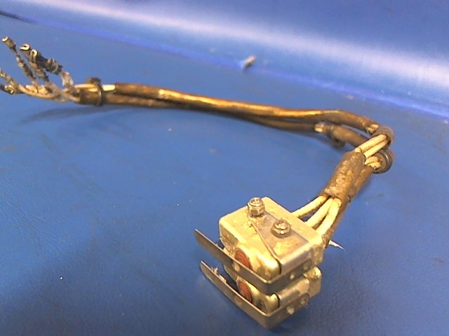 Piper 67411-08 SWITCH - Squat & stall warning prevention QTY (2)