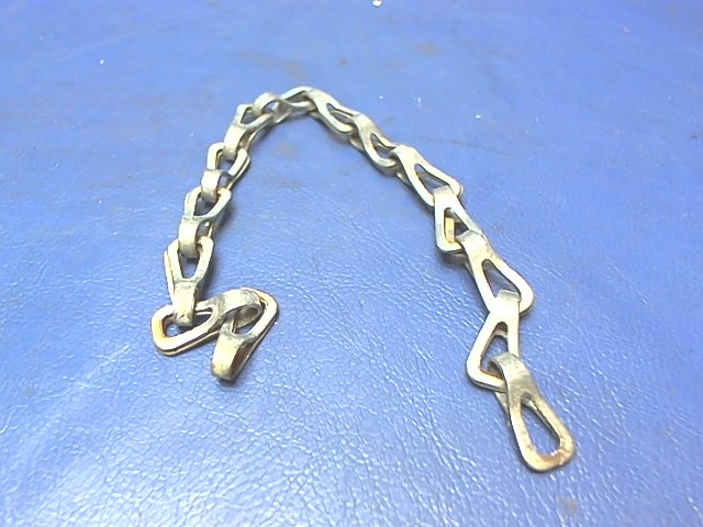 Cessna C156001-0104 Chain - Fuel Cap