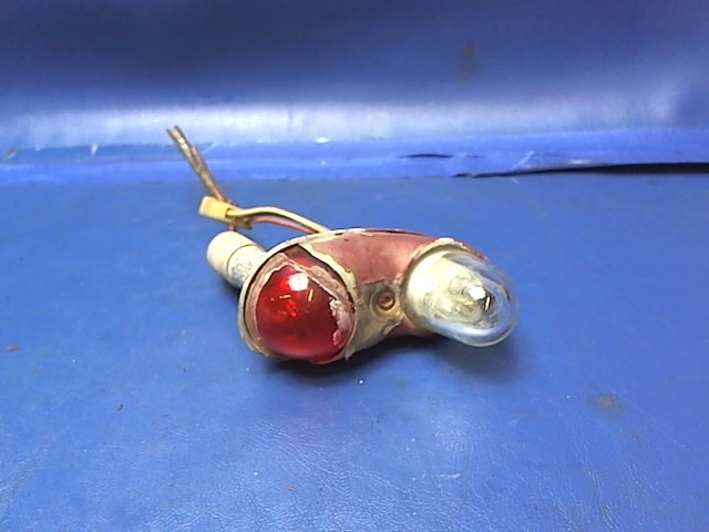 Piper 472 896 Light - RED Navigation White Strobe Wing Tip
