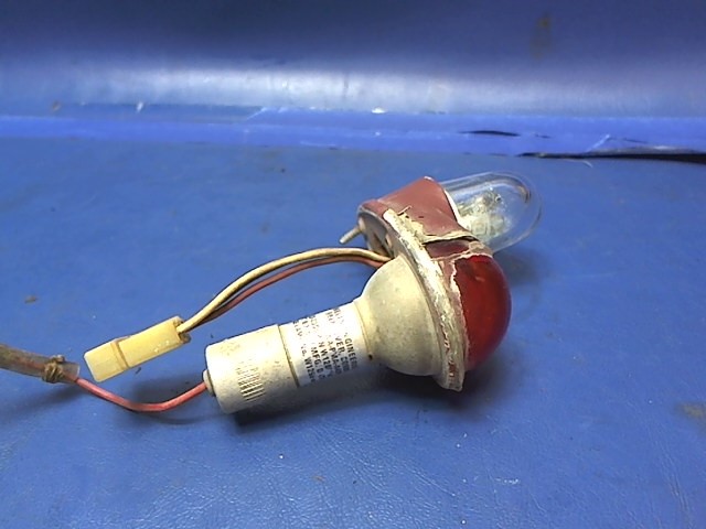 Piper 472 896 Light - RED Navigation & White Strobe Wing Tip