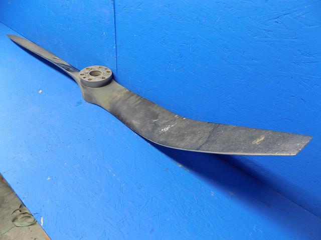 Sensenich 76EM8S5-0-62 Propeller - Fixed Pitch w/ Spacer WALL HANGER ONLY