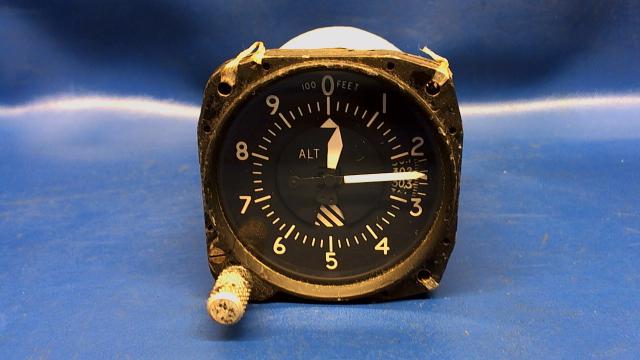 CARRUTH LABORATORIES C661011-0105 ALTIMETER-20000 FT - MODEL 374B